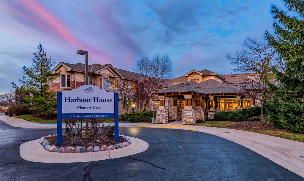 Memory Care | Harbour Village Retirement Community